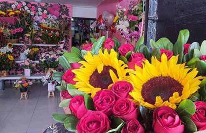 Florerías esperan un día de grandes ventas › San Luis Hoy