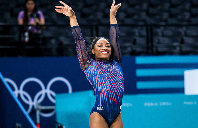 Biles presenta una nueva habilidad en barras asimétricas › San Luis Hoy