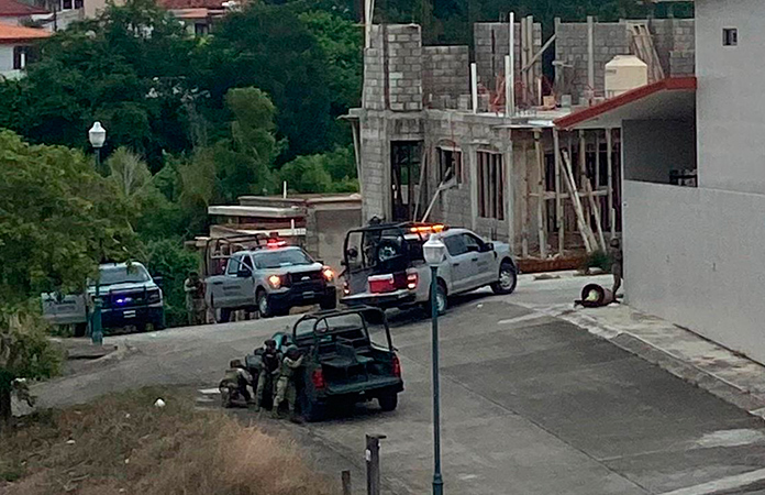 Balacera entre grupos armados paraliza Tuxpan › San Luis Hoy
