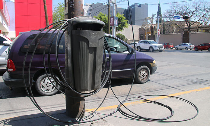 Las calles de Tequis se llenan de cables sin uso › San Luis Hoy