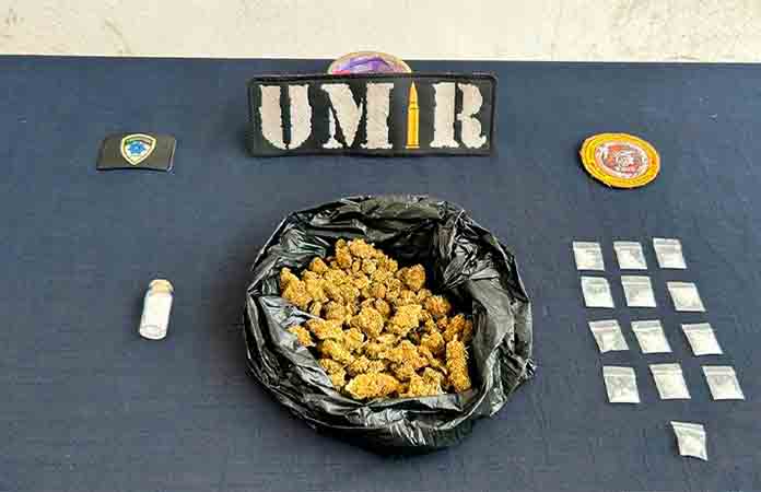 Hampón huye y tira “mota” y cristal, en colonia Arbolitos › San Luis Hoy