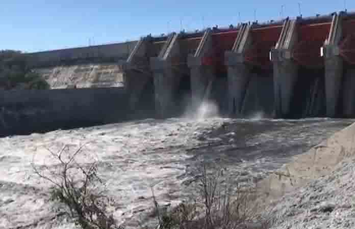 Abren compuerta de presa El Cuchillo › San Luis Hoy