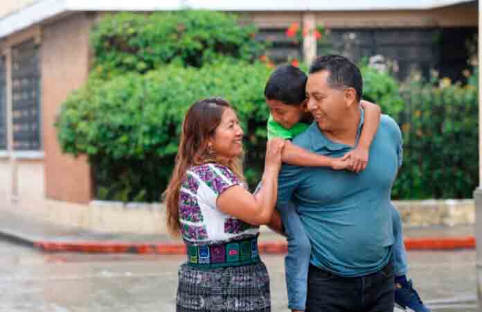 Cuarentones el promedio de papás en México › San Luis Hoy